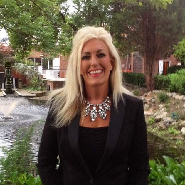 angela curran is fundraising for Cancer Research UK