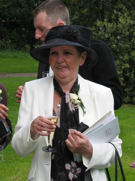 LORRAINE MOORE is fundraising for Cancer Research UK