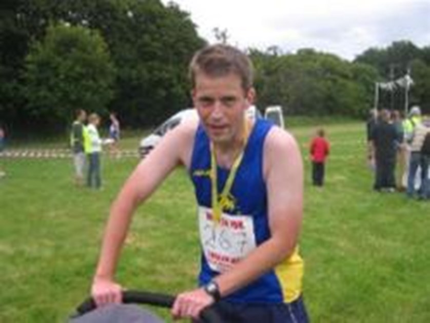 Simon Tinling is fundraising for Help for Heroes