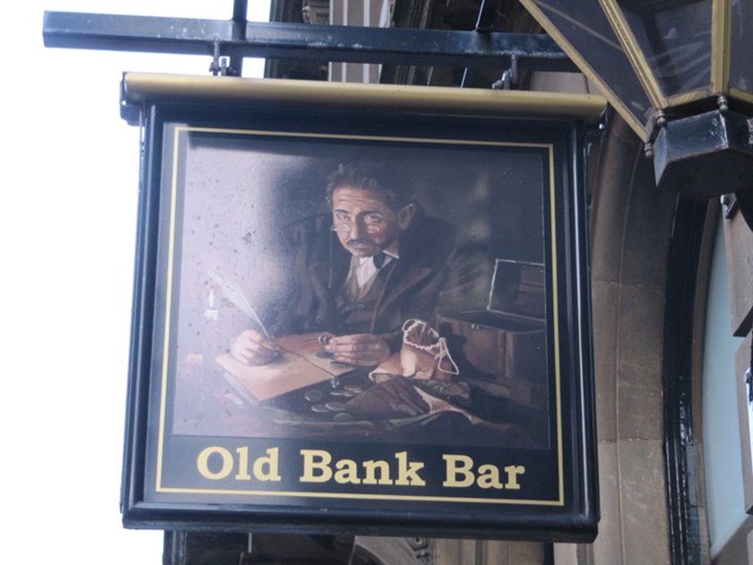 Old Bank Bar Greenock is fundraising for Macmillan Cancer Support