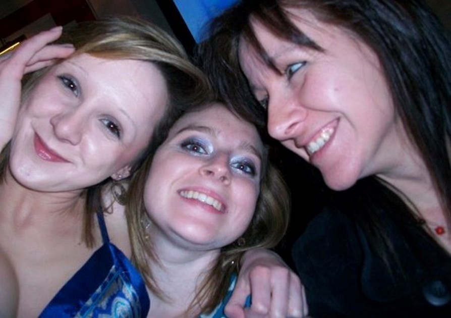 Emma Singleton is fundraising for Cancer Research UK