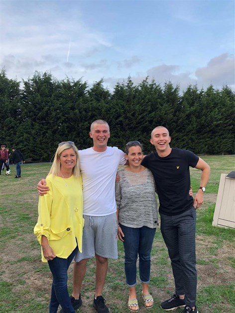 Lewis Hinton is fundraising for Cancer Research UK