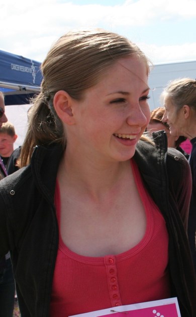 Emma Cullington is fundraising for Cancer Research UK