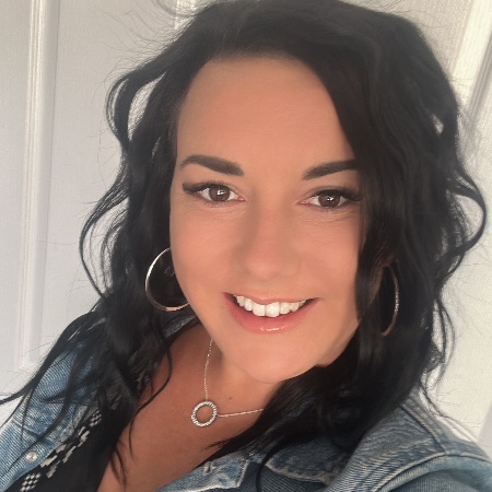 Jade Copeland is fundraising for Teenage Cancer Trust