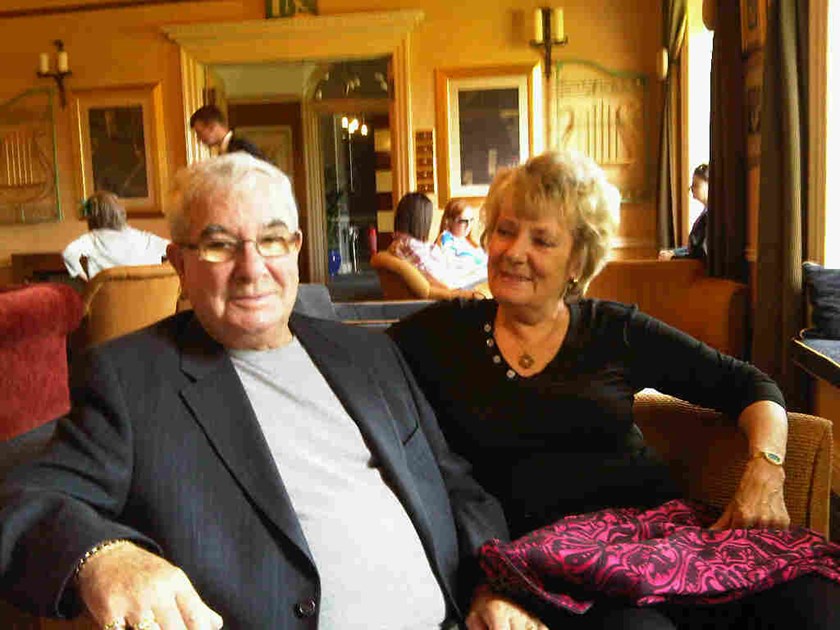 Simon Teasdale is fundraising for Cancer Research UK