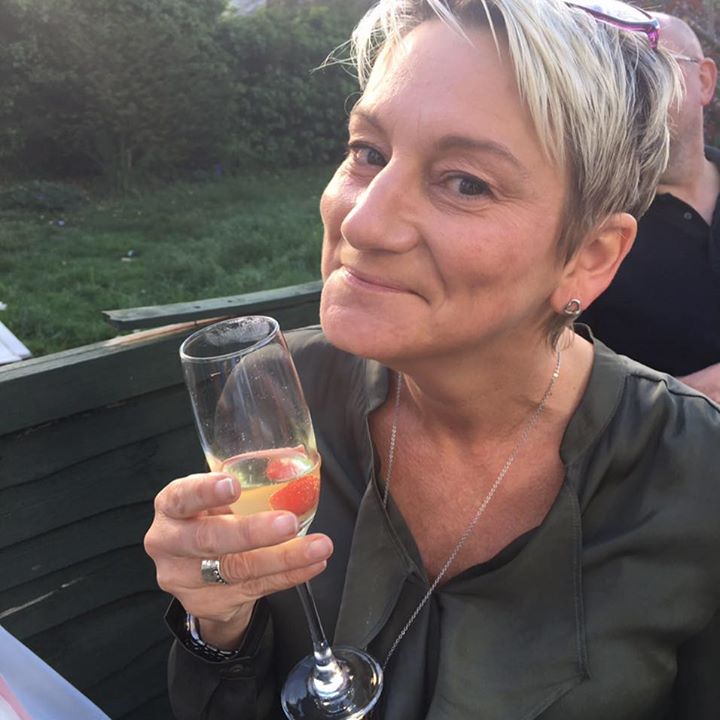 Emma Nicholls is fundraising for Cancer Research UK