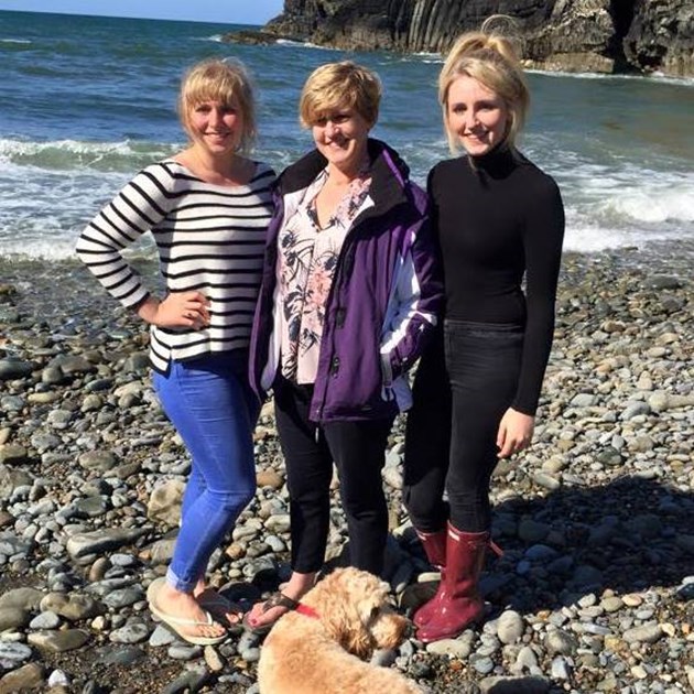 Sarah Masters is fundraising for Cancer Research UK