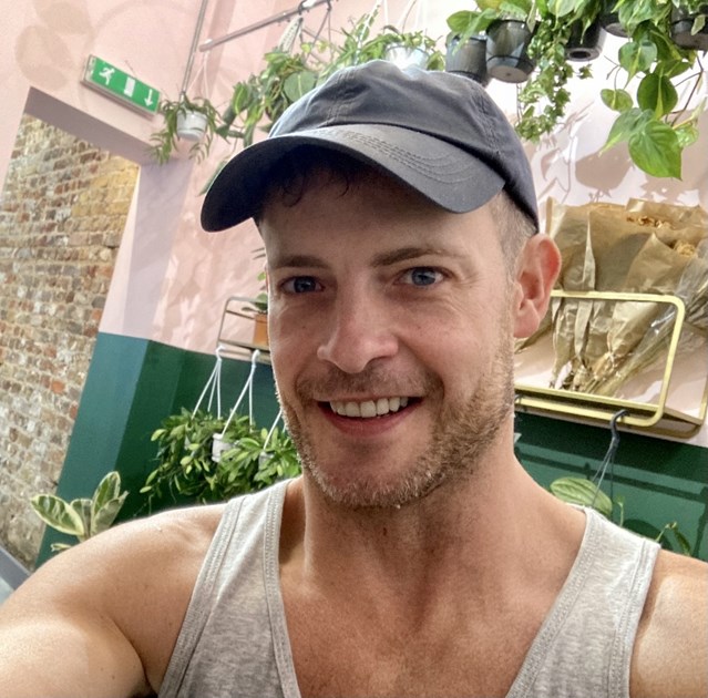 Simon Peake is fundraising for Mind