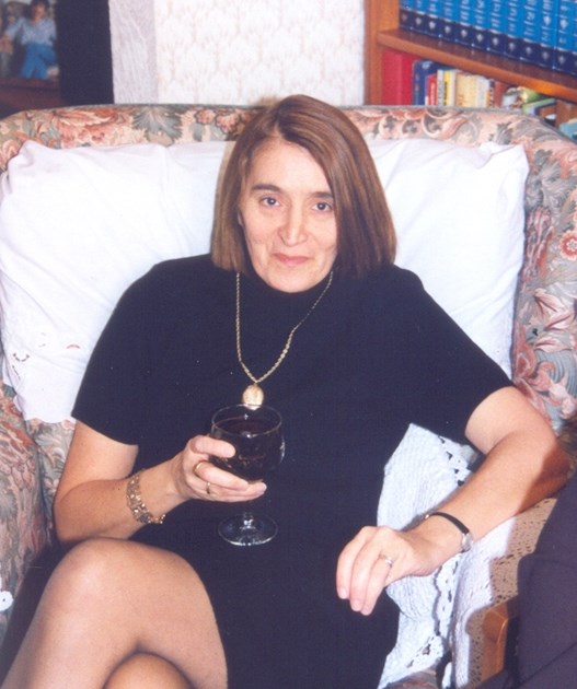 Simone Rhodes is fundraising for Cancer Research UK