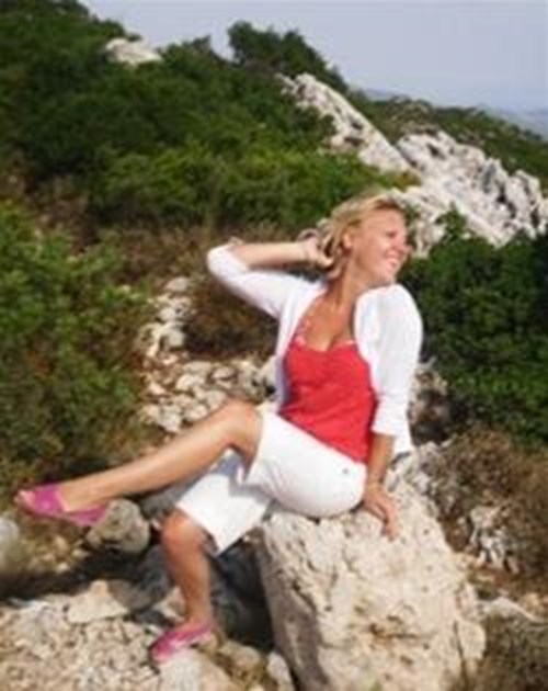 Bryony Nicholson is fundraising for Cancer Research UK