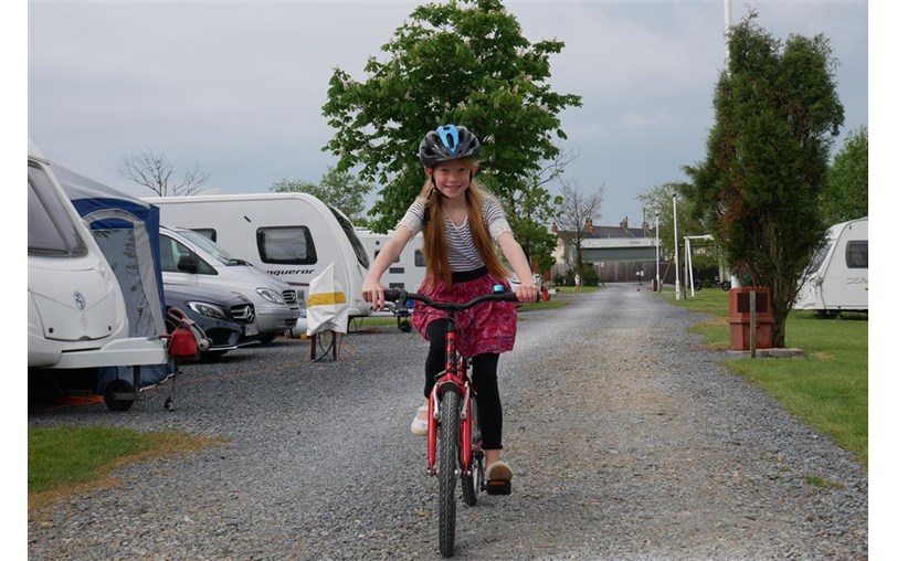 Sophia White Is Fundraising For Young Lives Vs Cancer