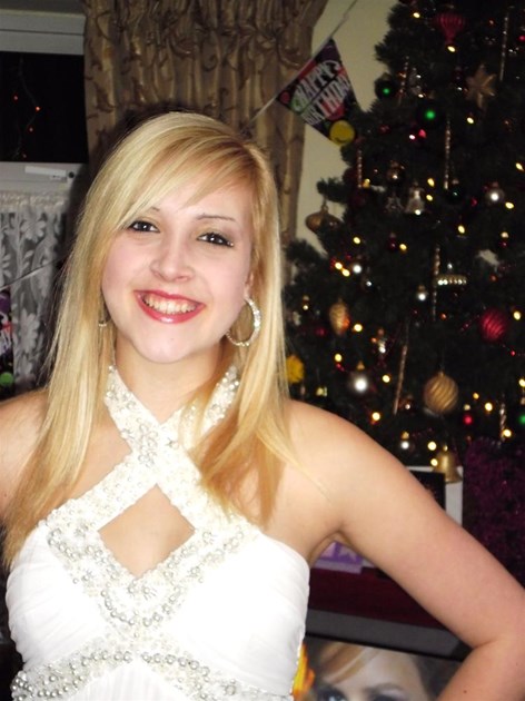 Sarah Lindsay is fundraising for Cancer Research UK