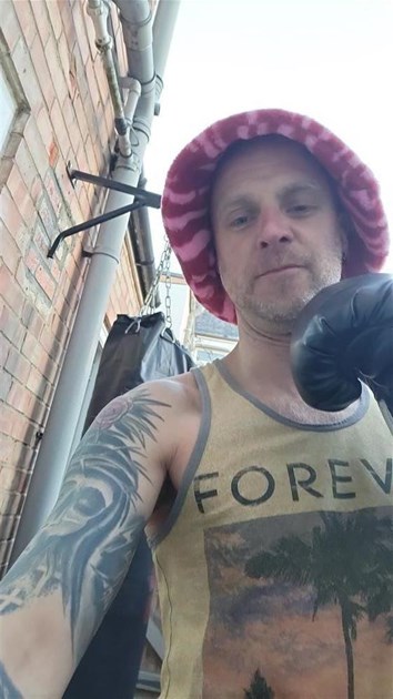 Andrew Storr is fundraising for Cancer Research UK