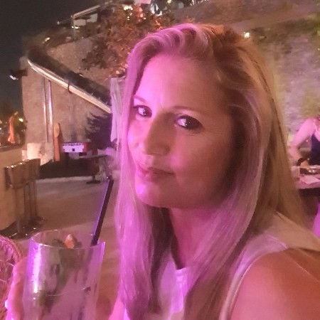 Laura Howlett is fundraising for Macmillan Cancer Support