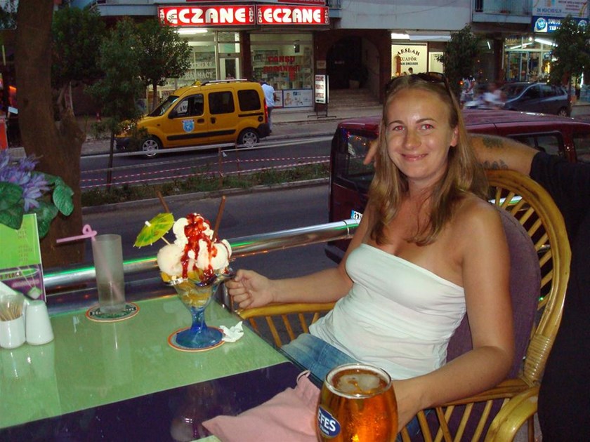 kelly lavin is fundraising for Cancer Research UK