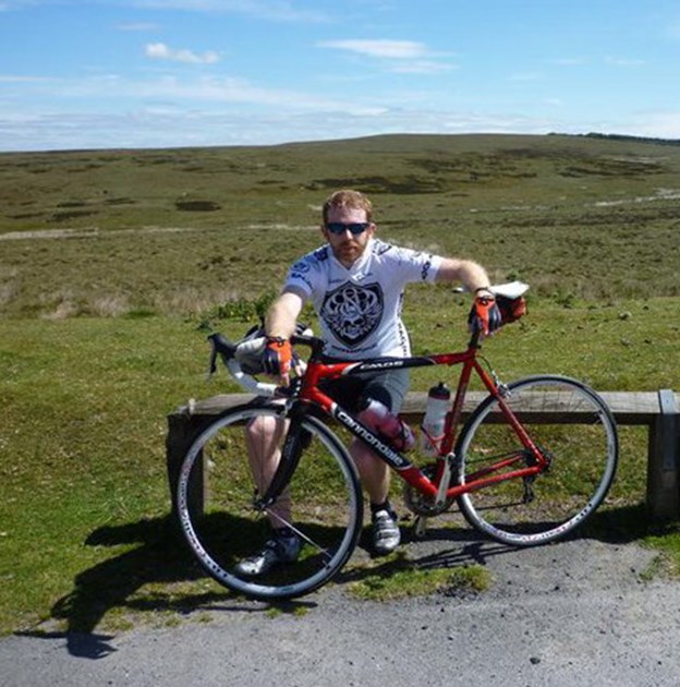 Rob Clowes is fundraising for Cystic Fibrosis Trust