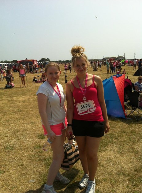 Hannah Brooks-Stephenson is fundraising for Cancer Research UK
