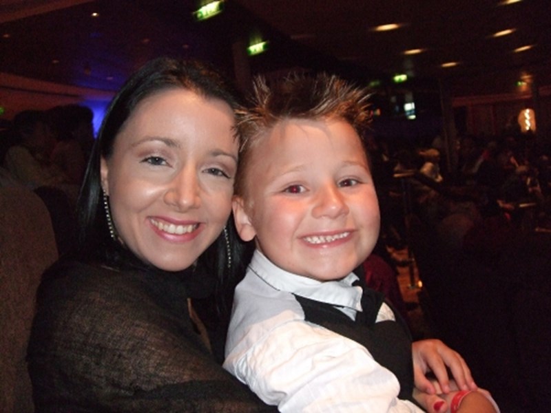 Elizabeth Kingdon is fundraising for Young Lives vs Cancer