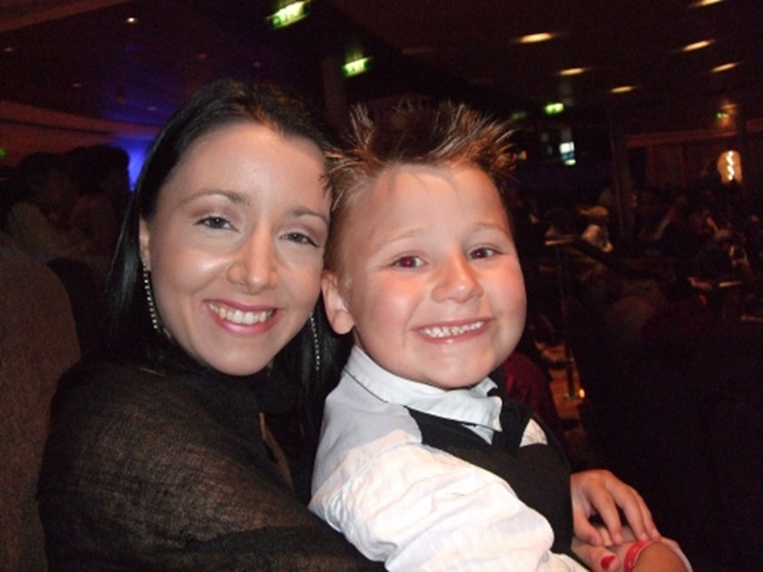 Elizabeth Kingdon is fundraising for Young Lives vs Cancer