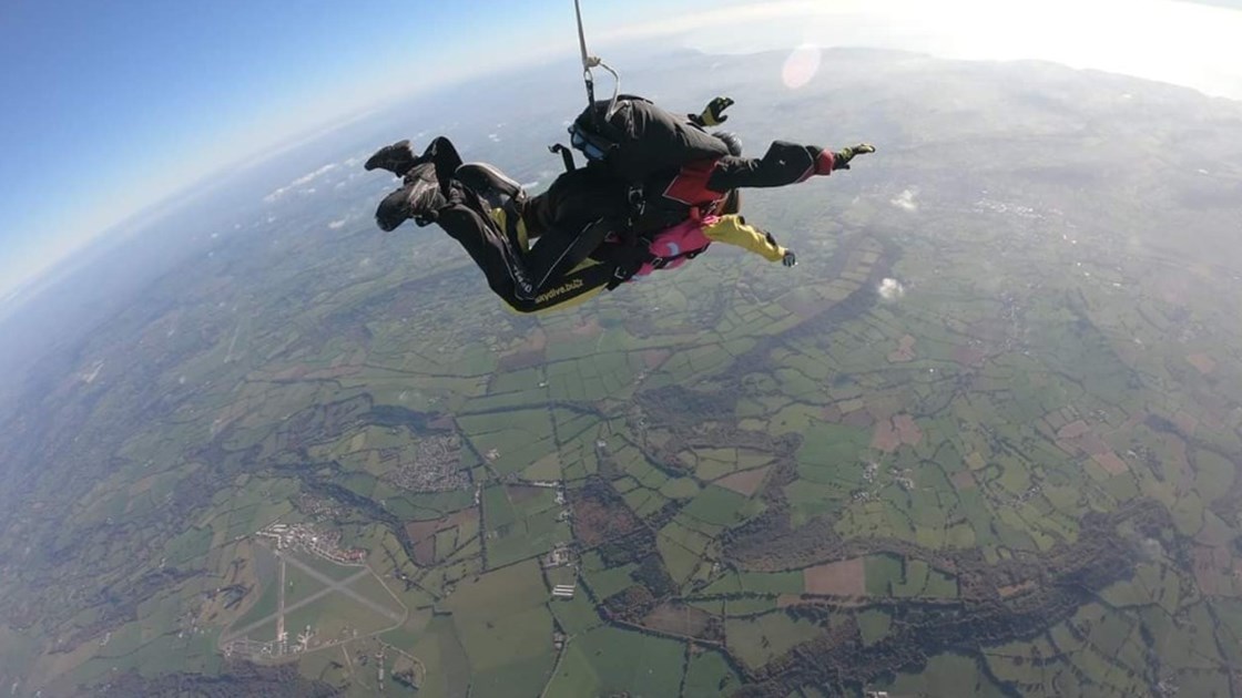 angela jarvis is fundraising for Alzheimer's Society