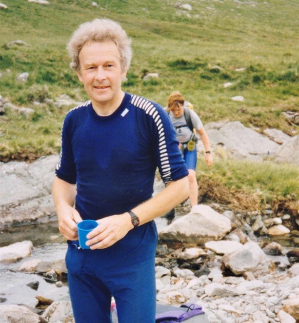 Es John-Featherby is fundraising for Parkinson’s UK