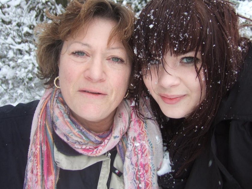 Helena Nelson is fundraising for Southern Hospice Group