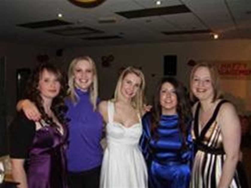 Hayley Thomas is fundraising for Cancer Research UK