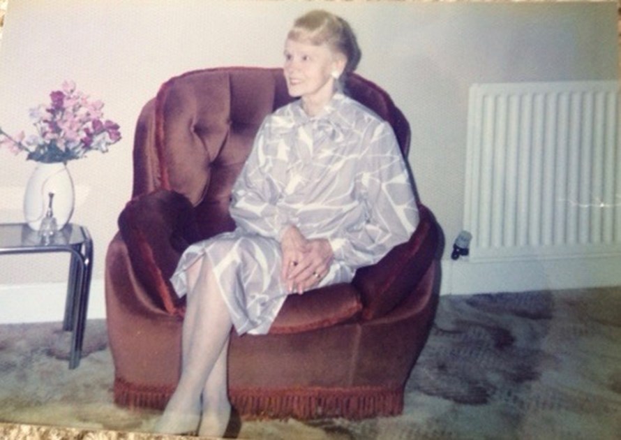 Mandy Thomson is fundraising for Alzheimer's Research UK