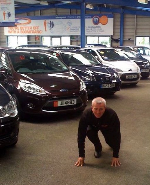 Rob Moss is fundraising for Bowel Cancer UK