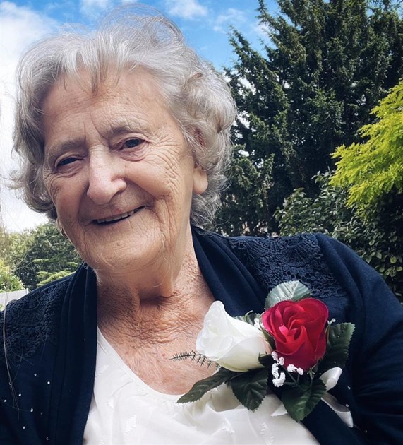 Alison Plummer is fundraising for Alzheimer's Society