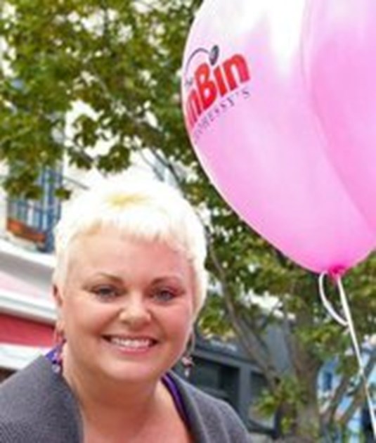 Lisa Garnett is fundraising for Cancer Research UK