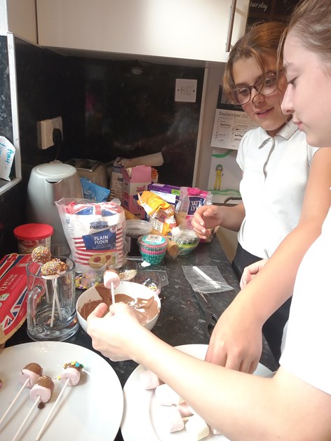 Sarah Pett is fundraising for Cancer Research UK for Children & Young ...