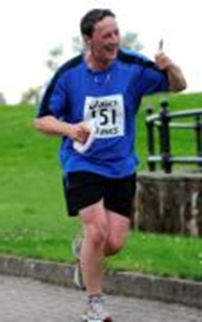 Simon Truscott is fundraising for Alzheimer's Society