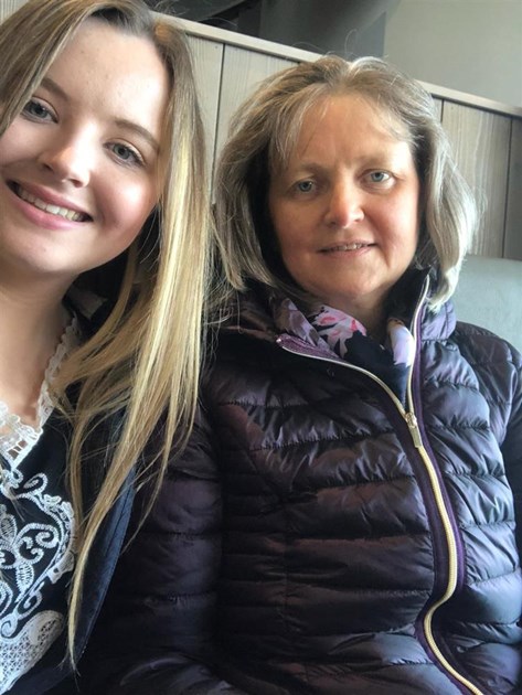 Laura Strawbridge is fundraising for Marie Curie