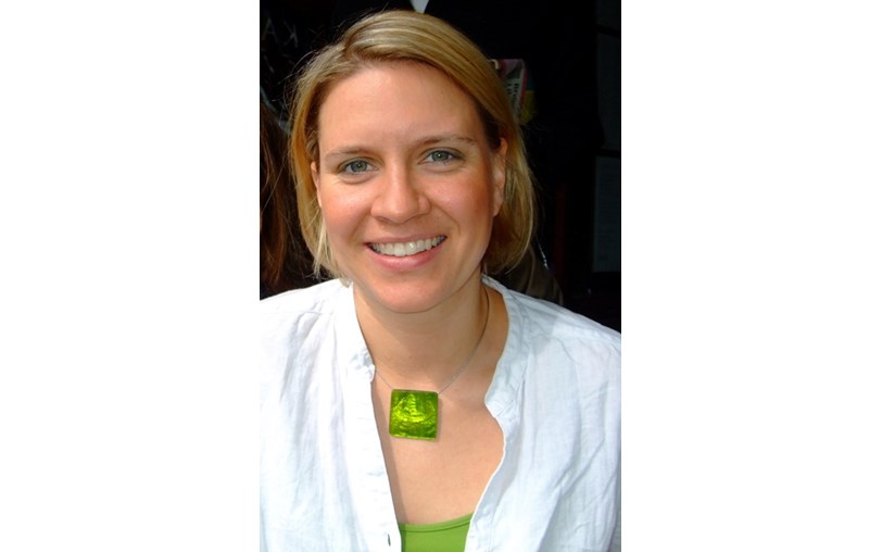 Stephanie Schroeder is fundraising for National Literacy Trust