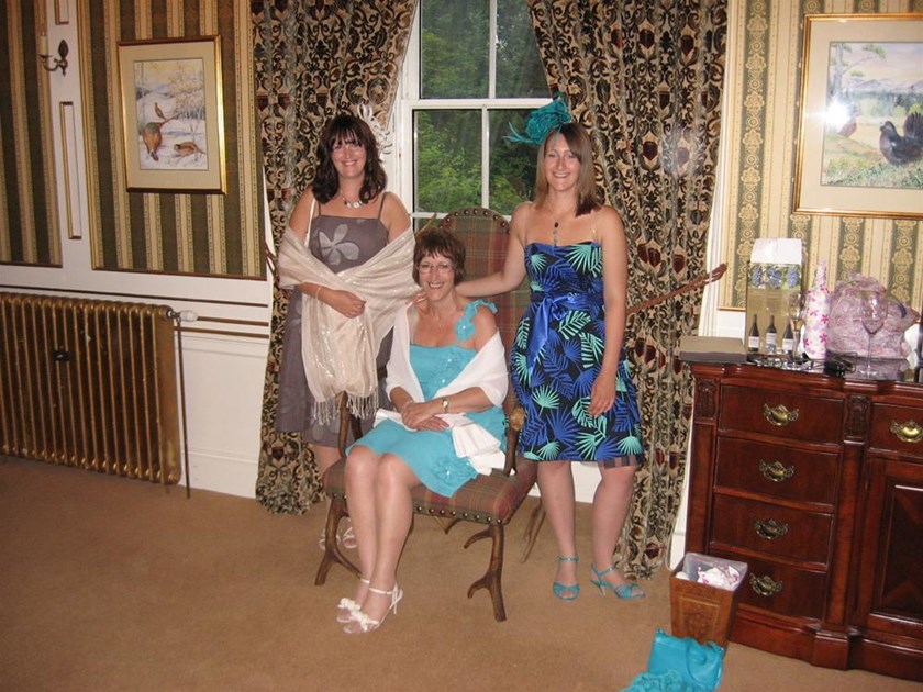 Helen Pott is fundraising for Cancer Research UK