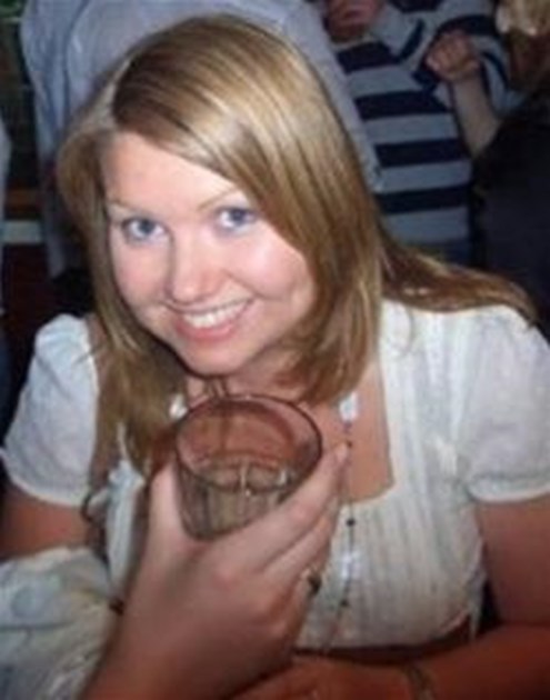 Lesley Yapp is fundraising for Cancer Research UK