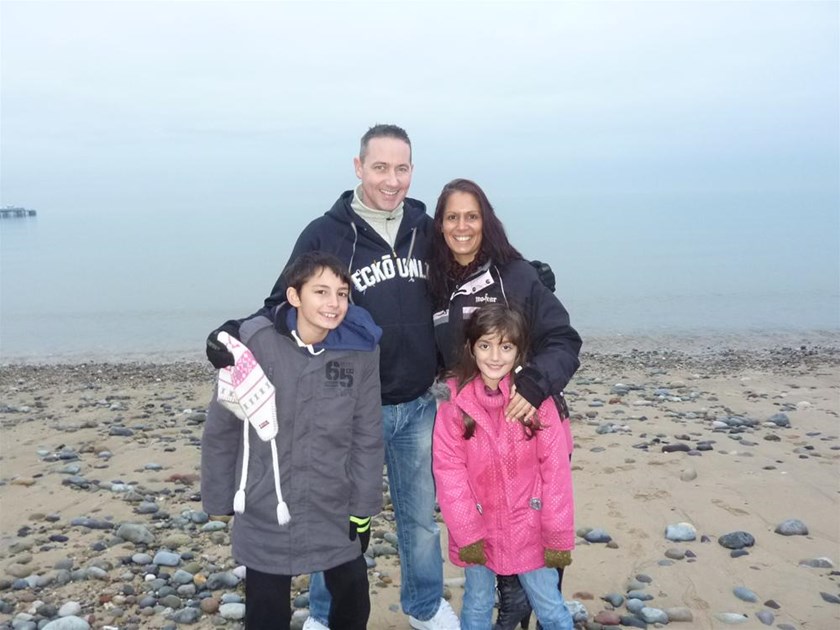 Nikki Hurst is fundraising for Cancer Research UK