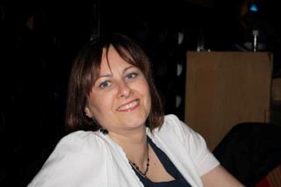 Amanda Rossiter is fundraising for Cancer Research UK