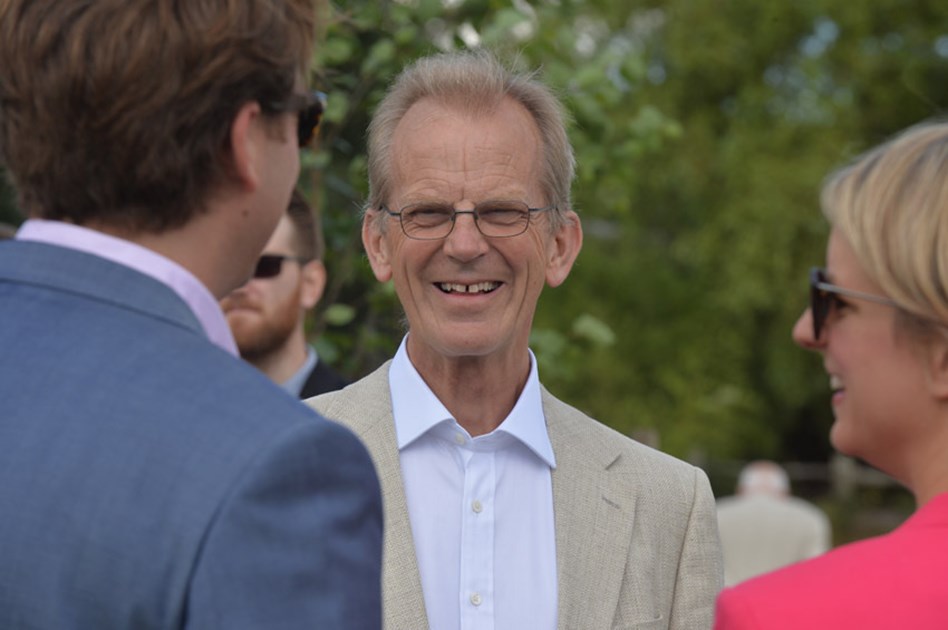 Helen Ratcliffe is fundraising for Citizens Advice