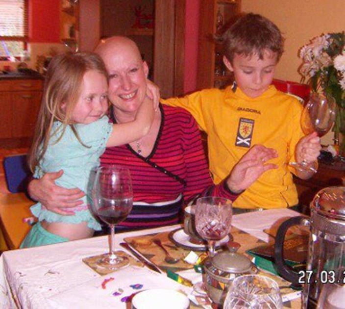 Maureen Lee-Bourke is fundraising for Women v Cancer End2End