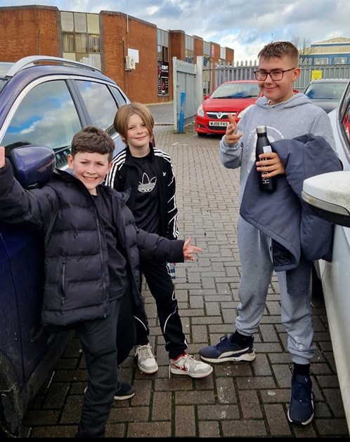 Harry Ashton Henry Gamers is fundraising for MYSHININGSTAR