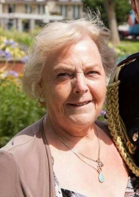 Sharon Phipps is fundraising for Cancer Research UK