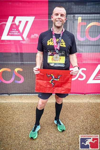 Colin Mackie is fundraising for Hospiceiom