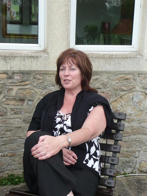 Kim Cole is fundraising for Hospiscare