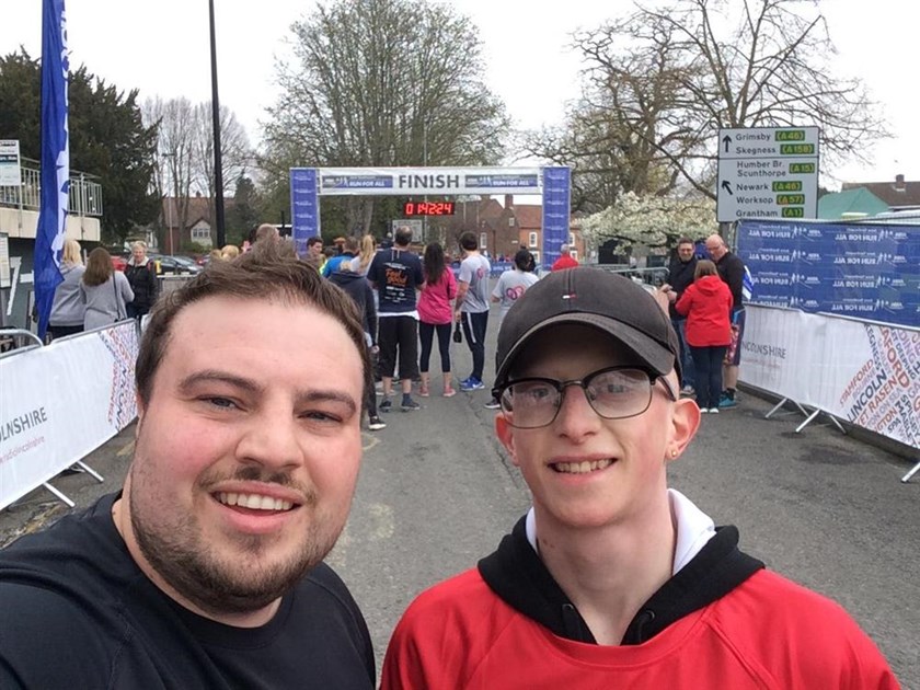 Scott Relton is fundraising for Teenage Cancer Trust