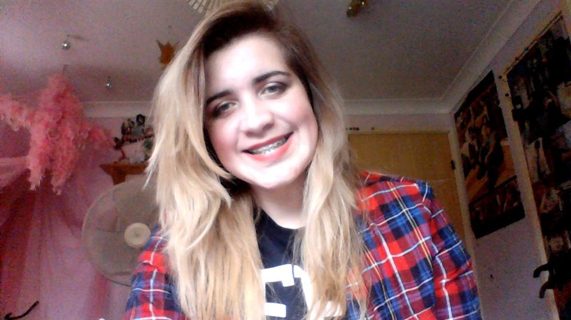 Zoe Adams is fundraising for Cancer Research UK