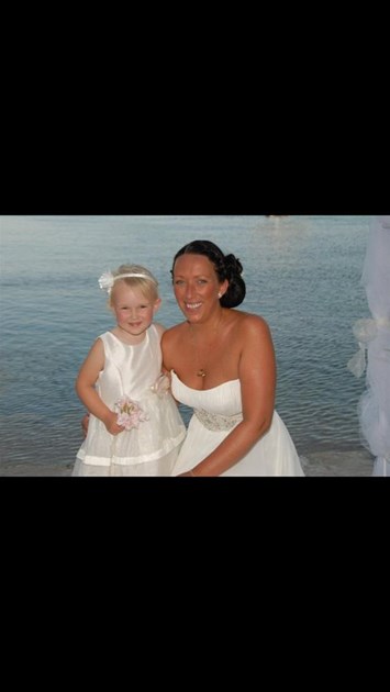 Victoria Hambly is fundraising for Cancer Research UK