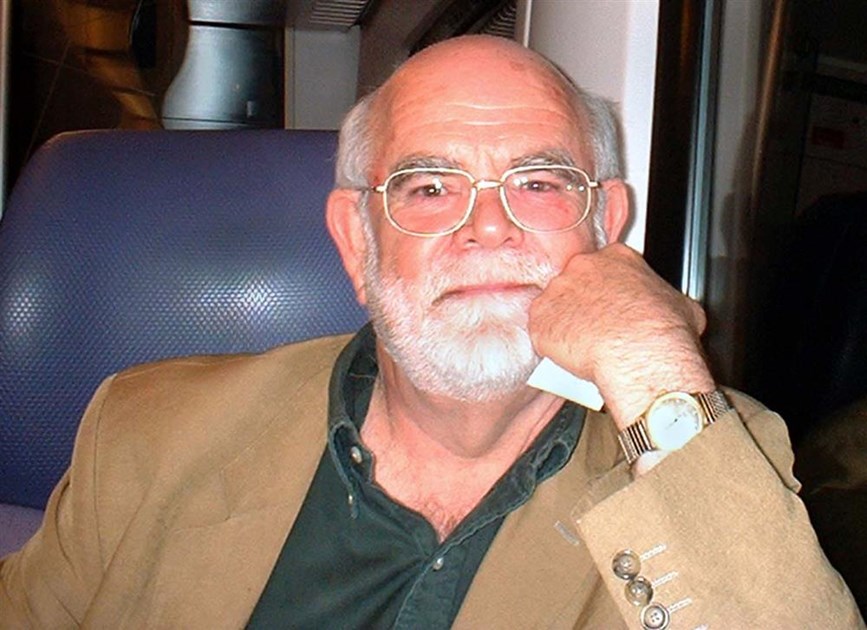 In Memory of John Halliday is fundraising for Cancer Research UK