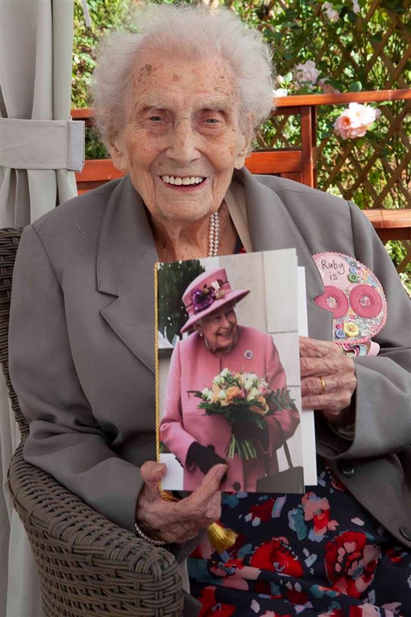 Charlotte Gilbert is fundraising for Cancer Research UK